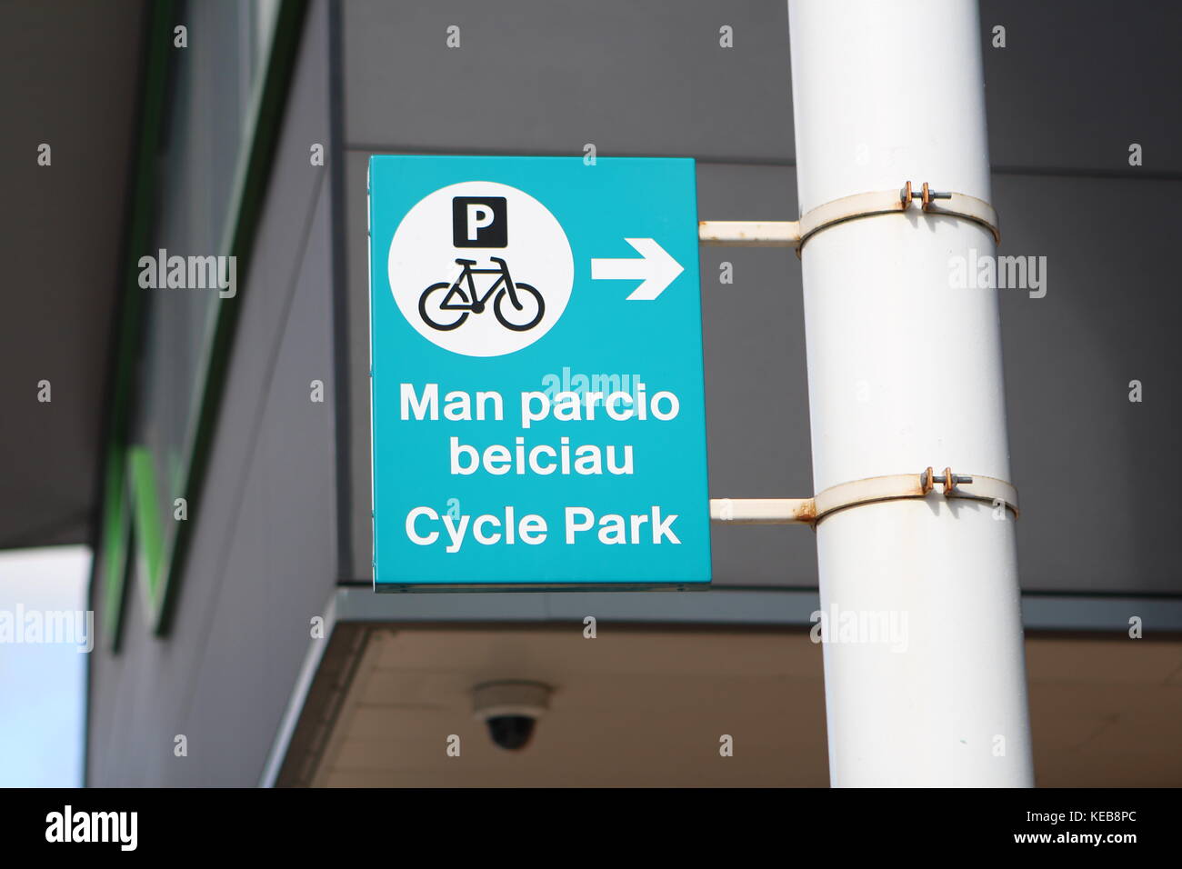 Welsh Road Signs High Resolution Stock Photography and Images - Alamy