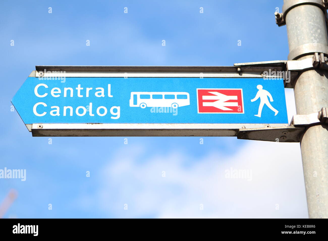 Welsh Road Signs High Resolution Stock Photography and Images - Alamy