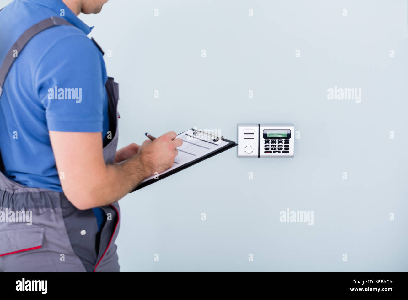 Digital document checklist system hi-res stock photography and images ...