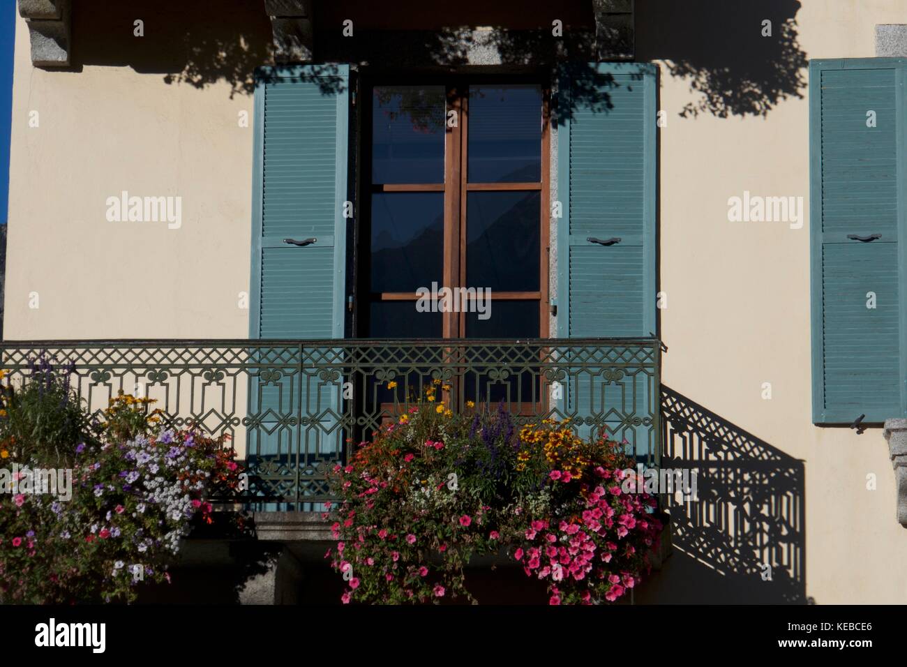 Architectural boxes hi-res stock photography and images - Alamy