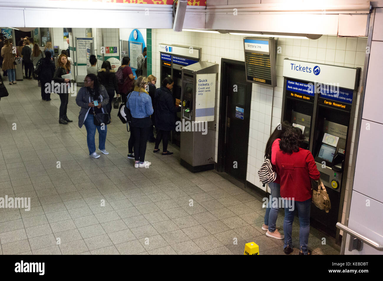 London Transport ticket machine Stock Photo - Alamy