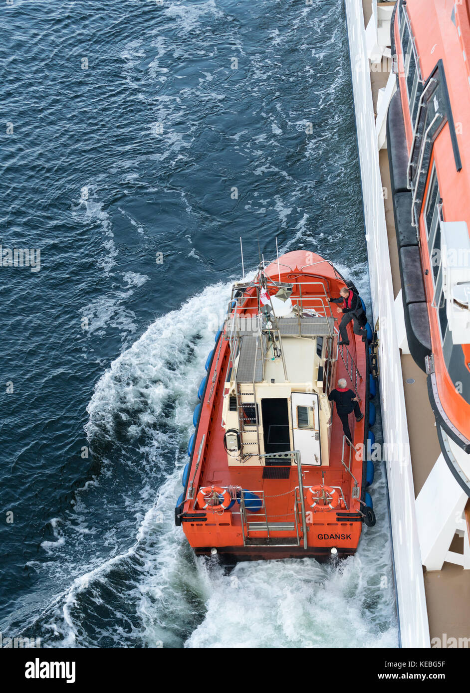 Leaving pilot boat hi-res stock photography and images - Alamy