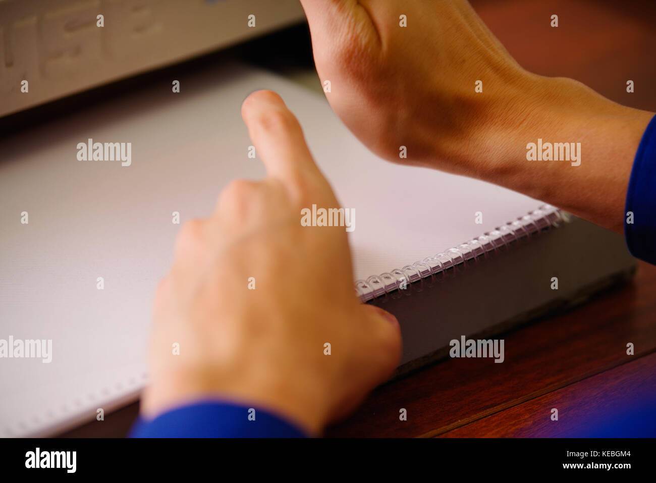 Binding documents with plastic ring binder by using ring binding ...