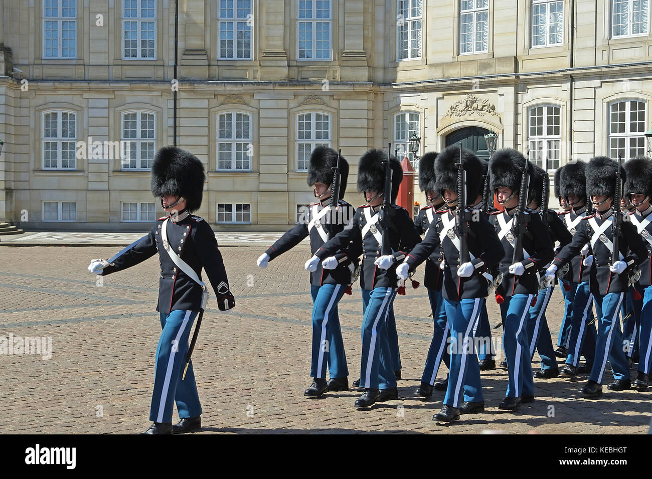 Guard mounting ceremony hi-res stock photography and images - Alamy
