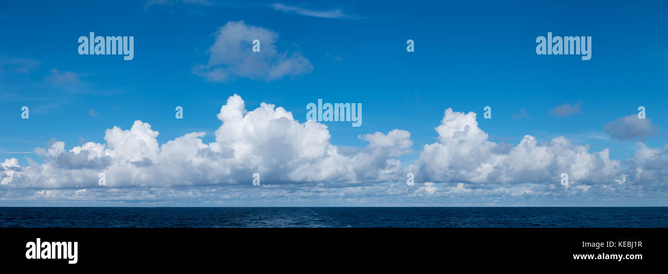 High definition ocean hi-res stock photography and images - Alamy