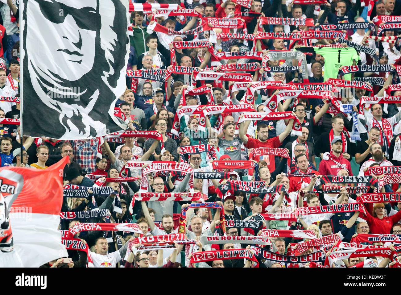 Leipzig, Germany. 17th Oct, 2017. Leipzig's fans cheer in a joint ...