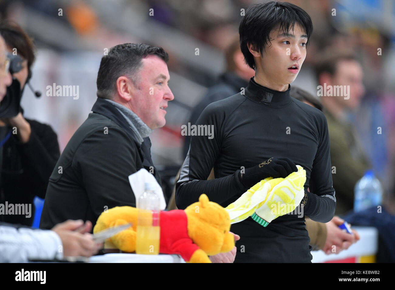 (L-R) §¢≥ª™ºµº ≥º Brian Orser, Yuzuru Hanyu (JPN), OCTOBER 19, 2017 ...