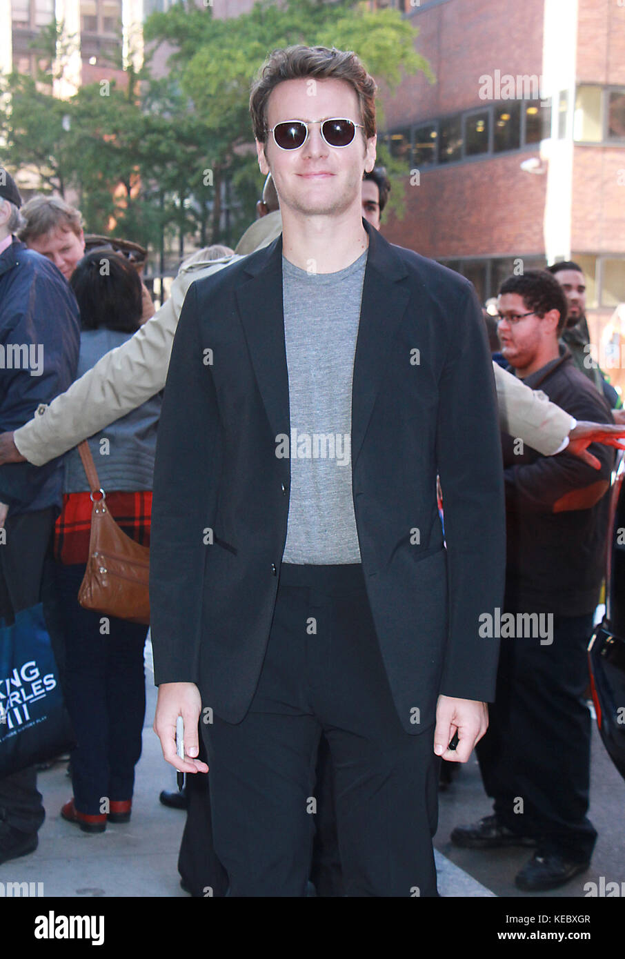 New York, NY, USA. 18th Oct, 2017. Jonathan Groff at Build Series to ...