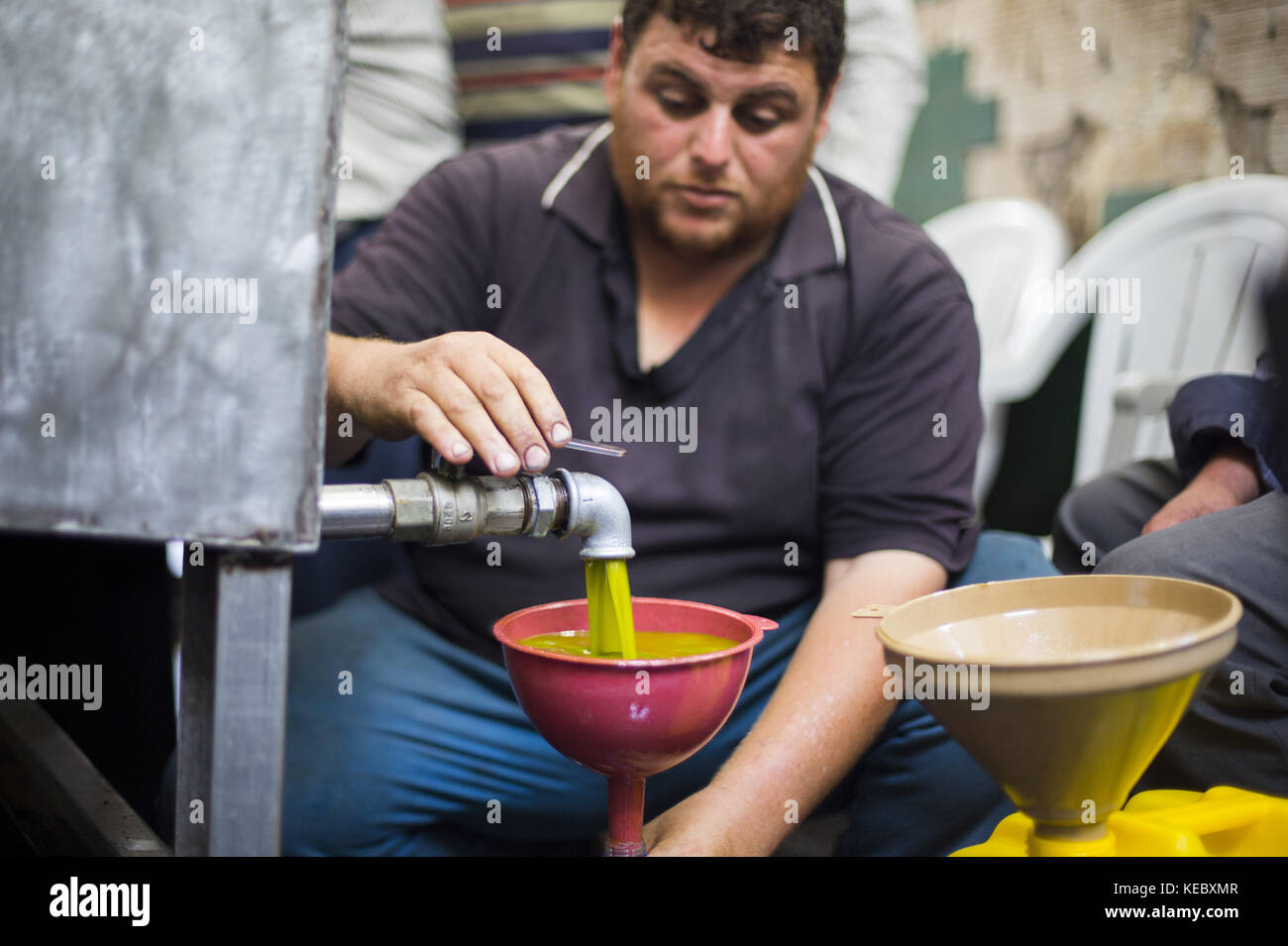 Gaza City, The Gaza Strip, Palestine. 19th Oct, 2017. Palestinians ...