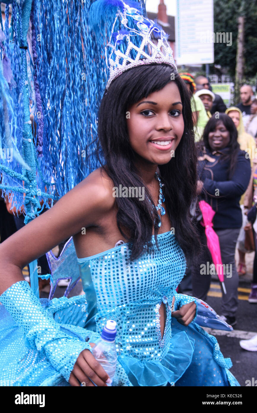 Leeds, Leeds, UK. 27th Aug, 2012. A female participant seen with her ...
