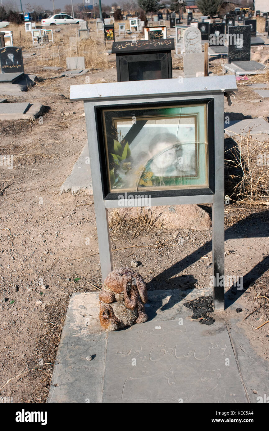 Tabriz, Tabriz, Iran. 26th Dec, 2010. A children's tomb is seen in the ...