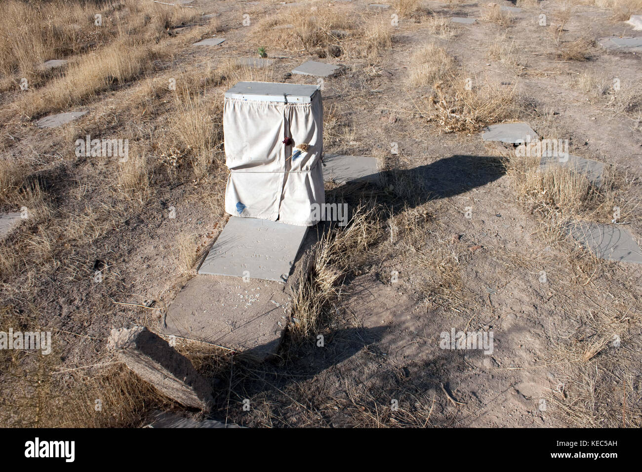 Childrens tomb hi-res stock photography and images - Alamy