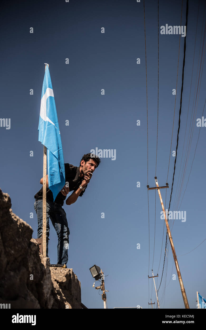 Putting out the flags hi-res stock photography and images - Alamy