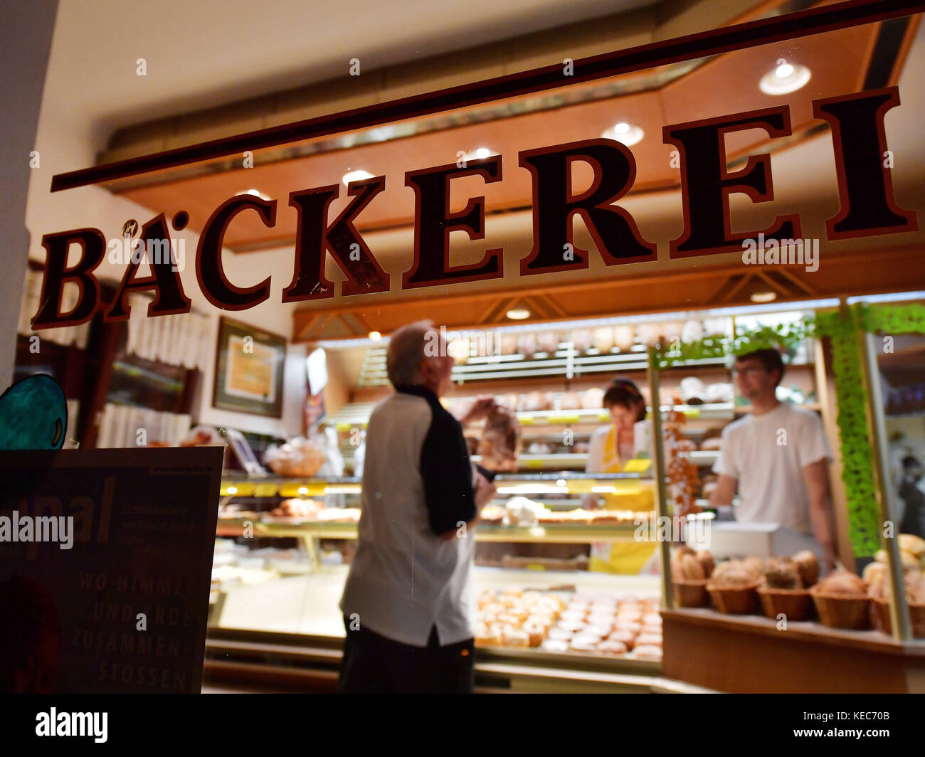 Gotha, Germany. 20th Oct, 2017. 'Baeckerei' (lit. 'Bakery') is written ...