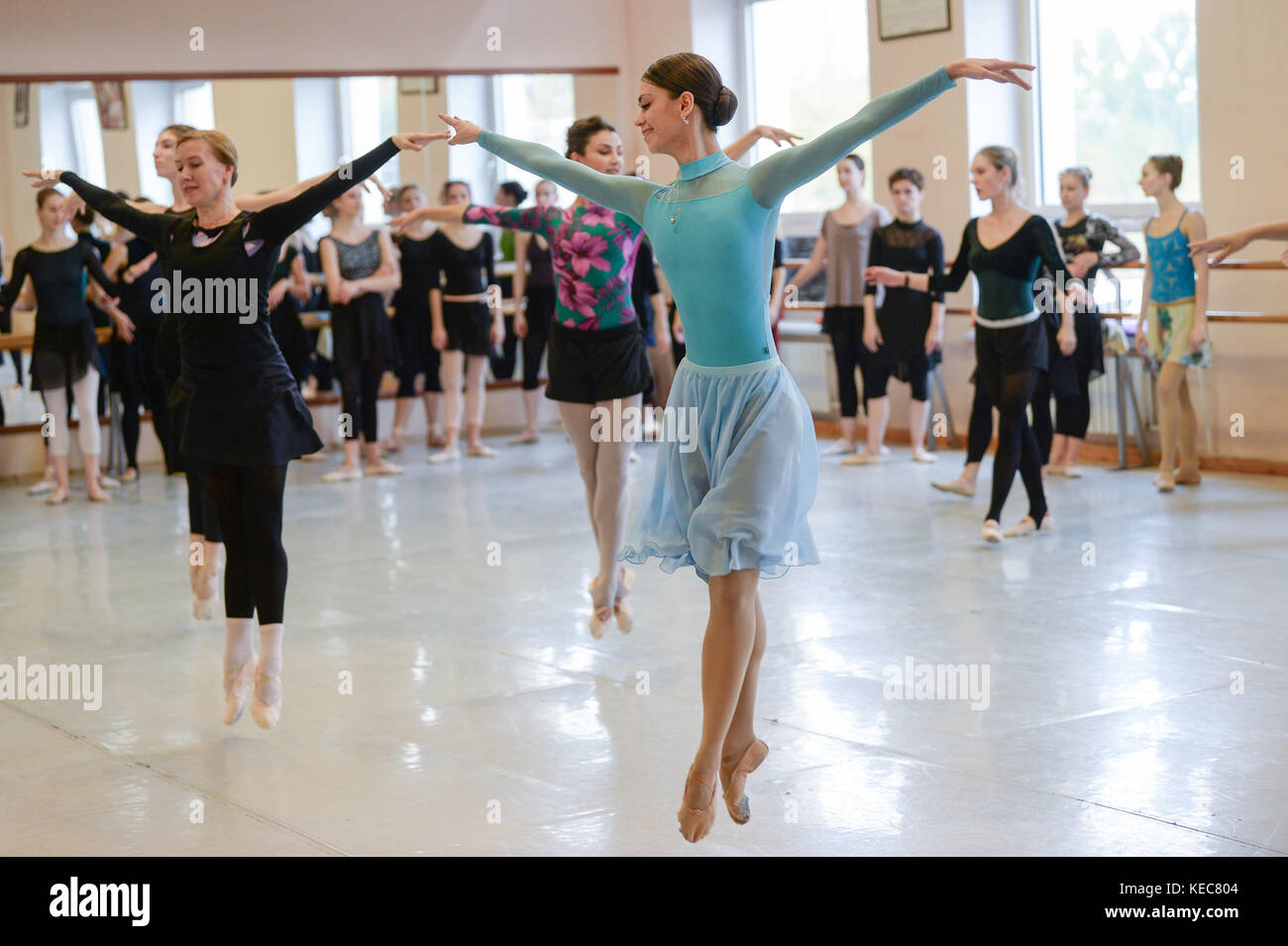 Moscow, Russia. 13th Oct, 2017. Prima ballerina Anna Shcherbakova and ...
