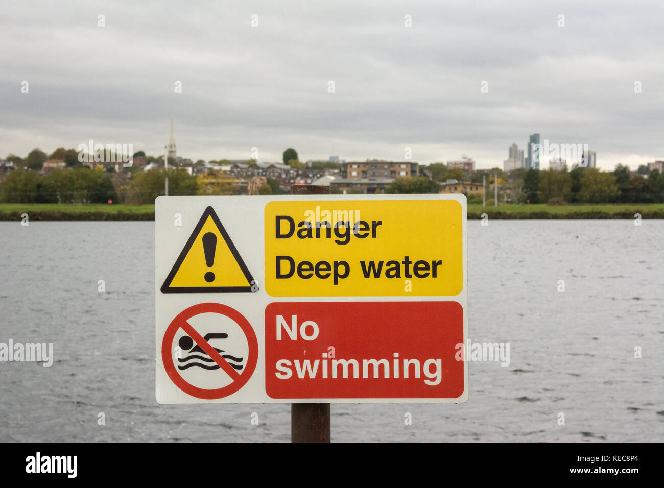 Danger No Swimming Sign High Resolution Stock Photography and Images ...