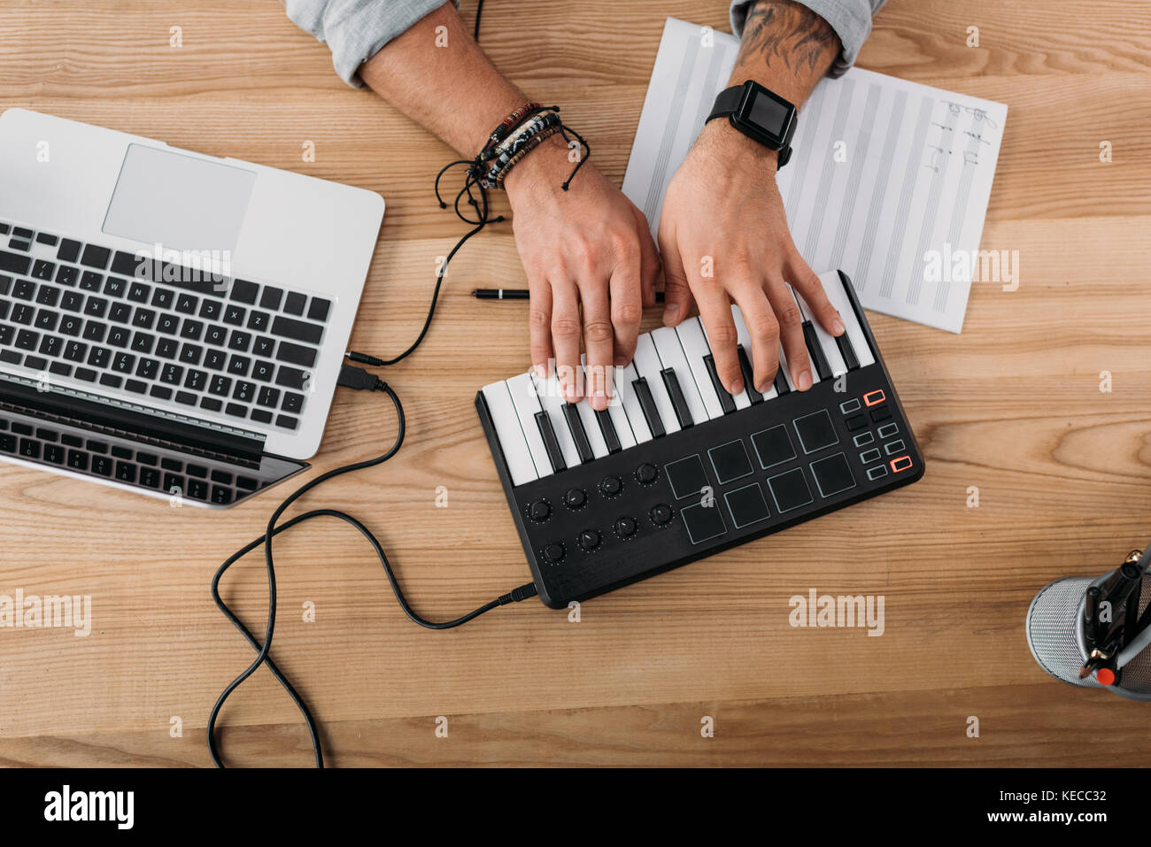 Keyboard controller hi-res stock photography and images - Alamy