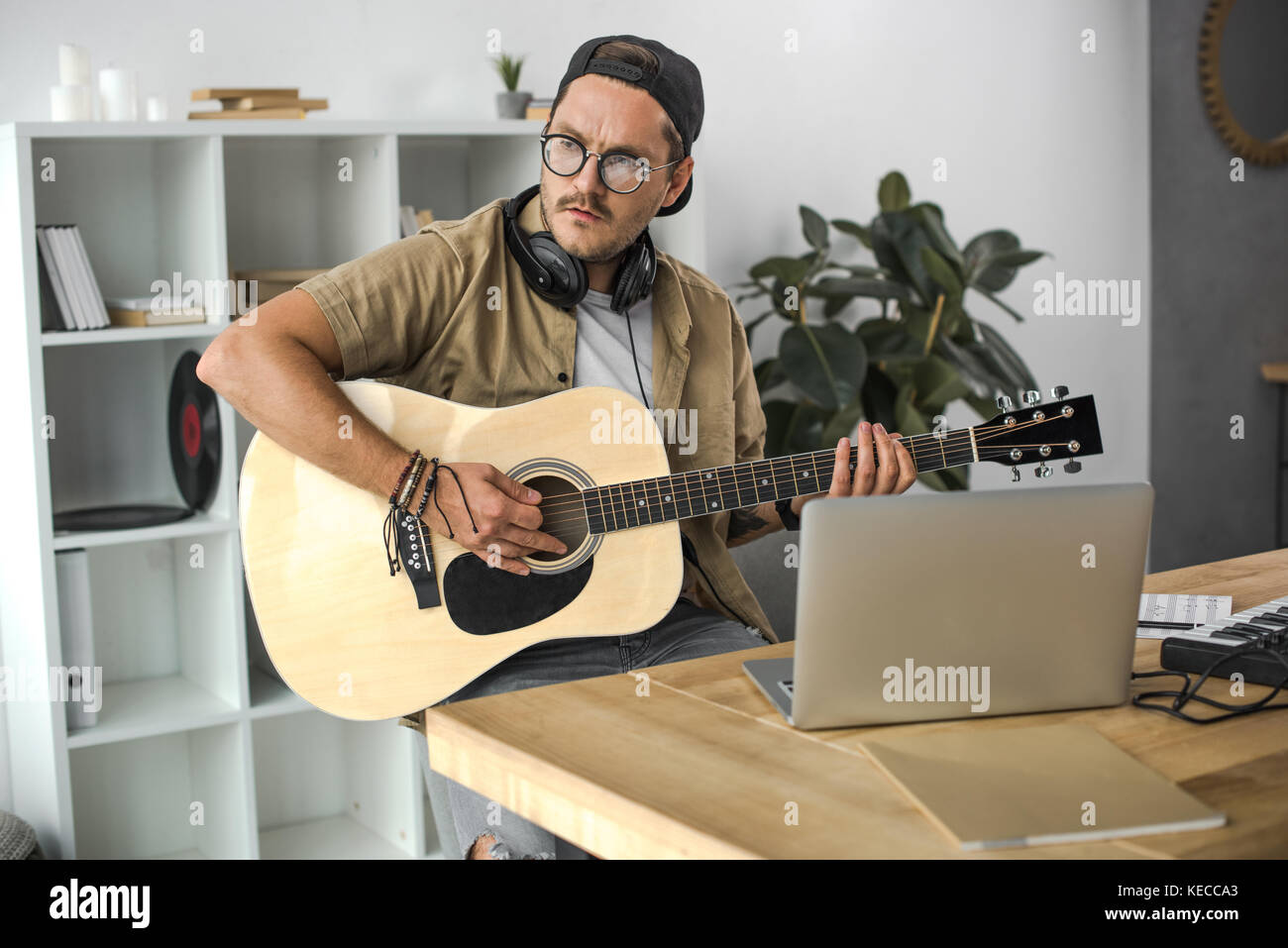 man playing guitar Stock Photo - Alamy
