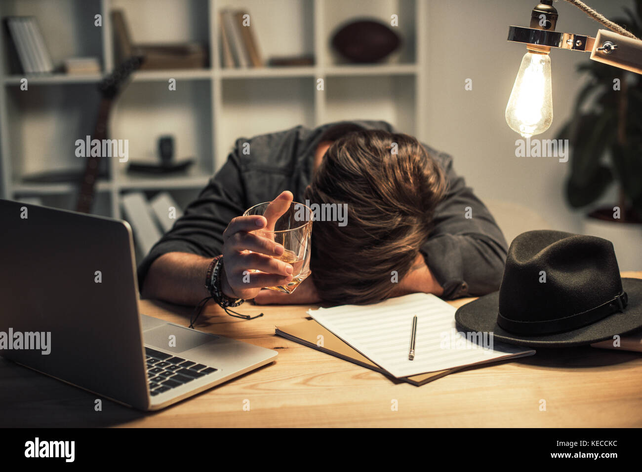 Unsuccessful people hi-res stock photography and images - Alamy