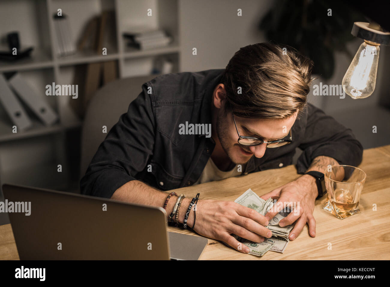 Man drunk computer hi-res stock photography and images - Alamy