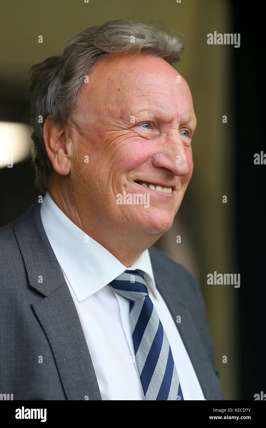 Cardiff City manager Neil Warnock Stock Photo - Alamy