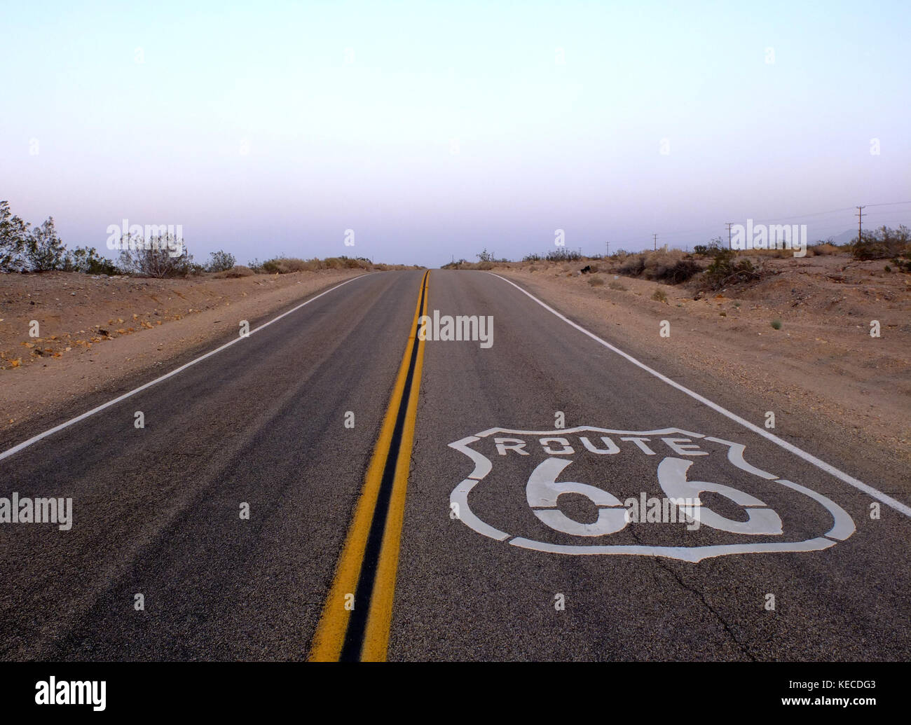 Route 66 markings on road hi-res stock photography and images - Alamy