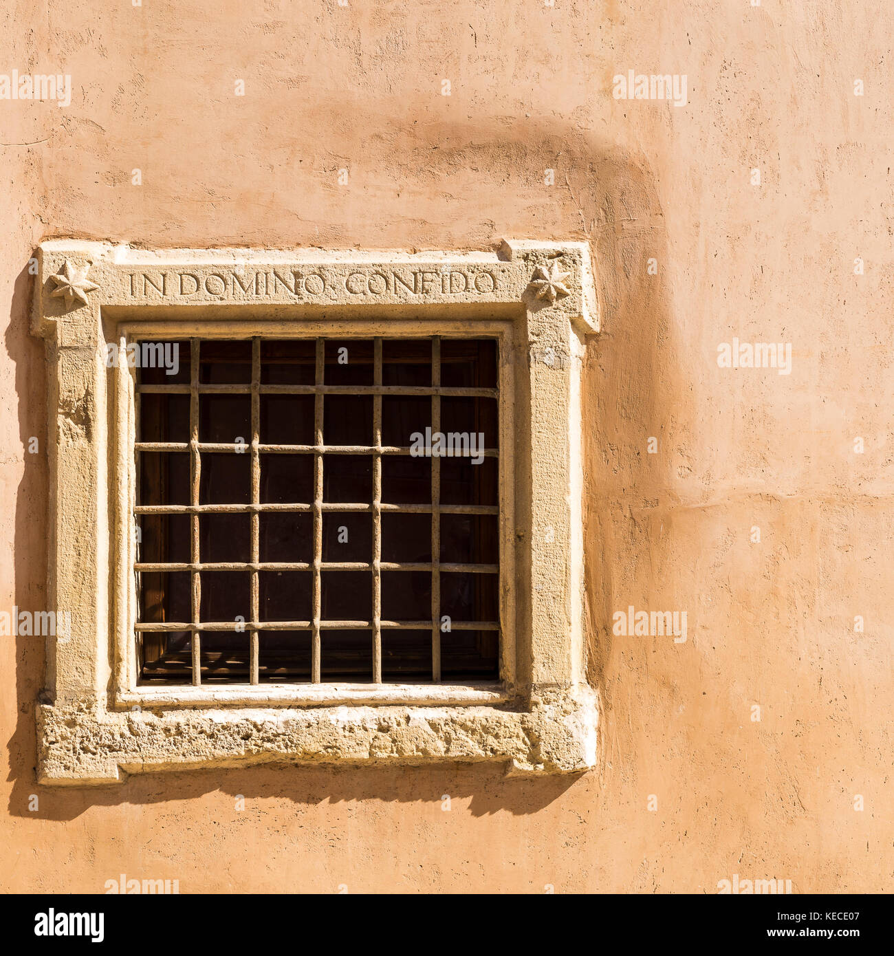 Assisi (Italy): Window on medieval stone wall Stock Photo - Alamy