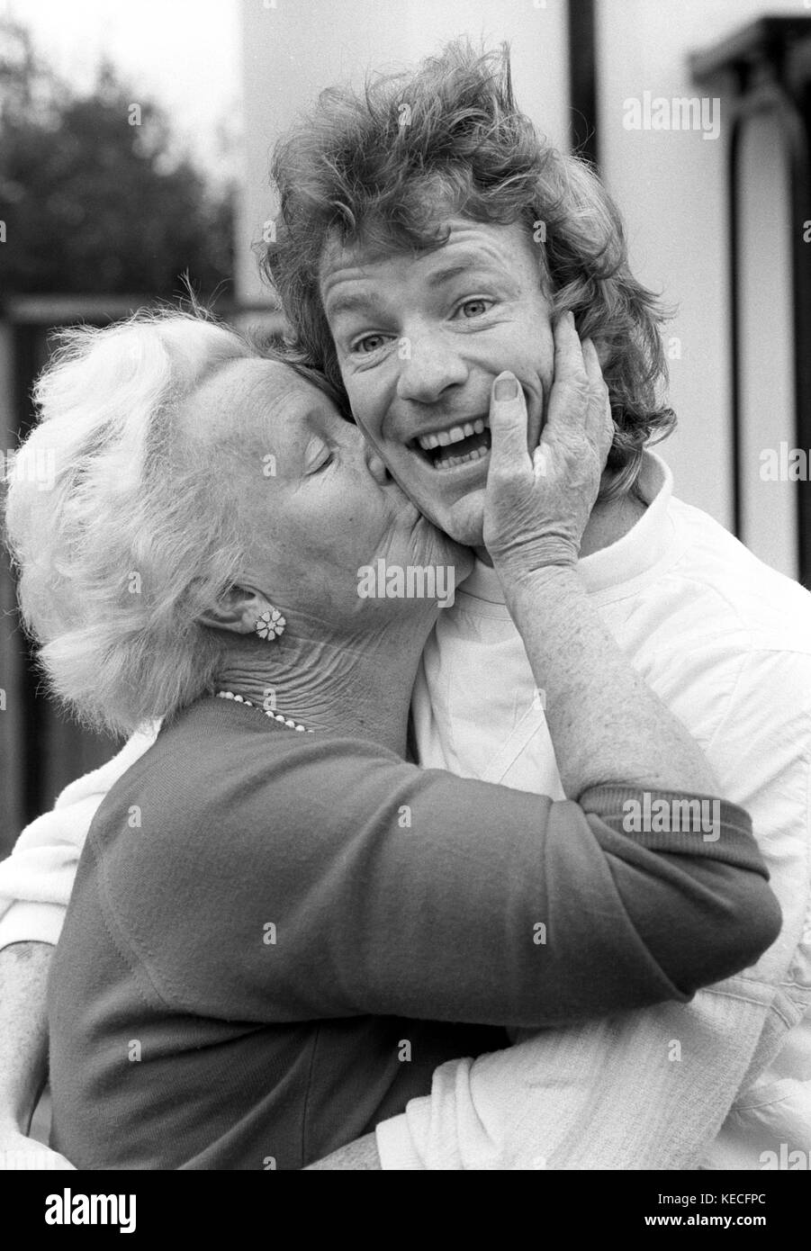 Cockney comic Jim Davidson gets a warm embrace from his mother, Emily ...