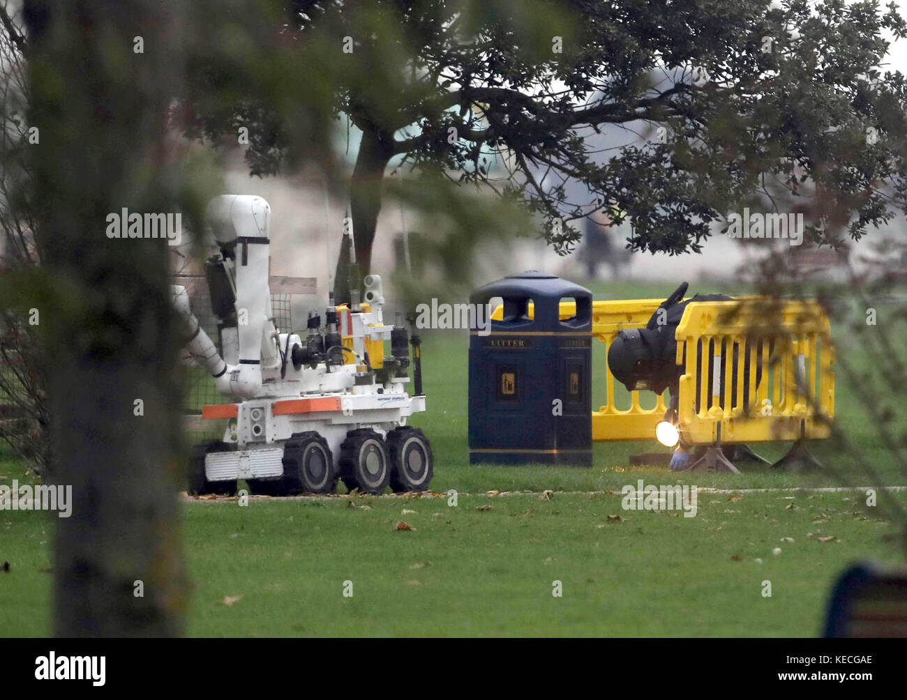 An Army bomb disposal unit at Southsea Common, Portsmouth after reports ...