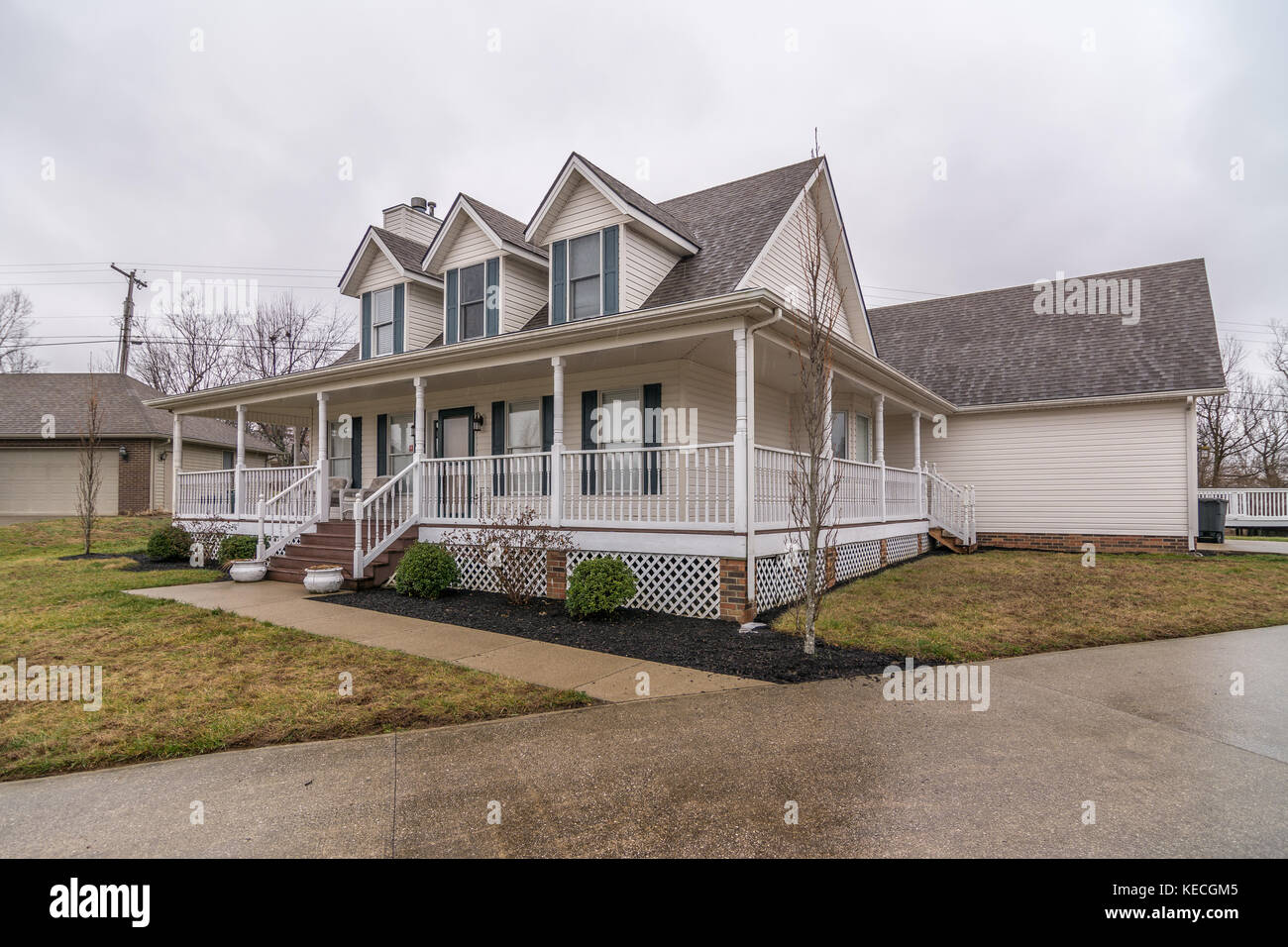 Middle class American home in Kentucky USA Stock Photo - Alamy