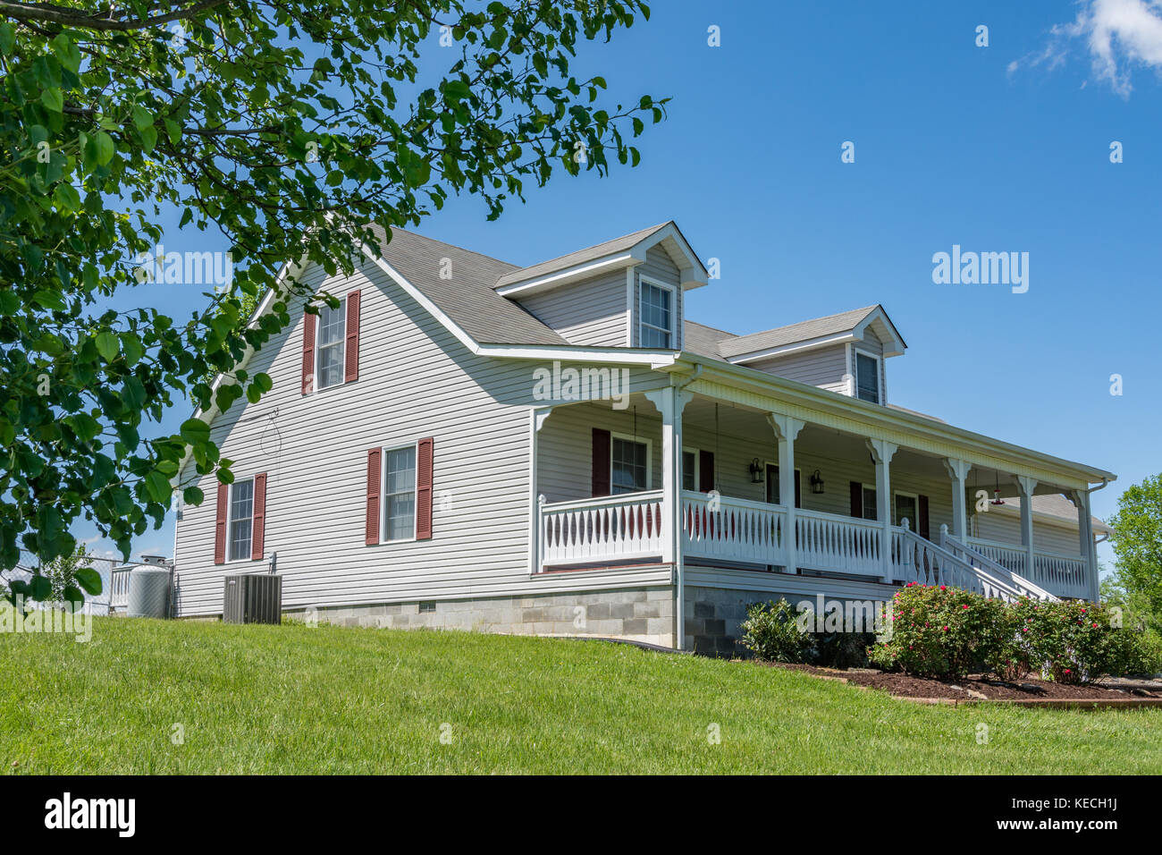 Middle class American home in Kentucky USA Stock Photo - Alamy