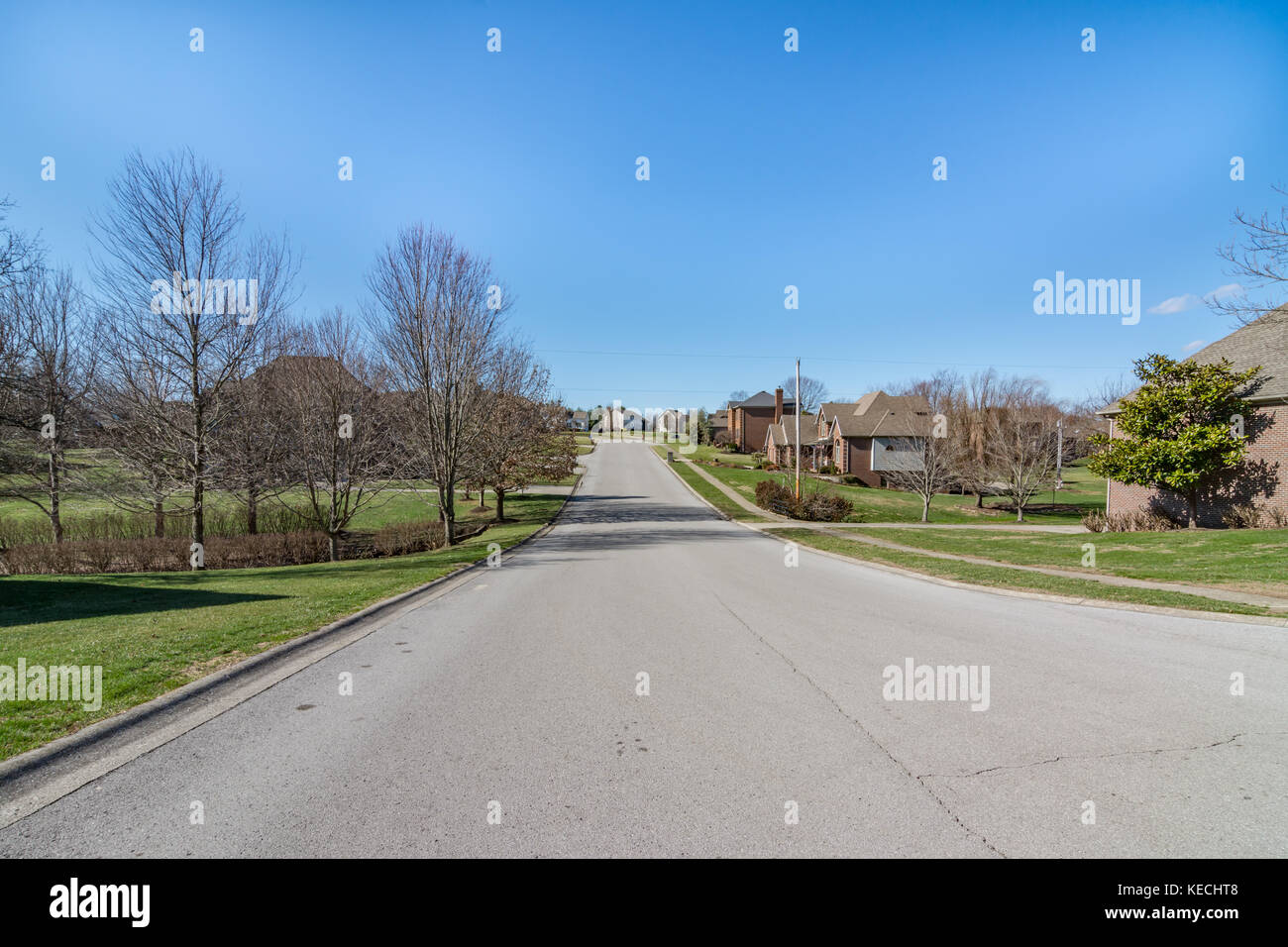 View of middle-class suburban neighborhood in Kentucky USA Stock Photo ...