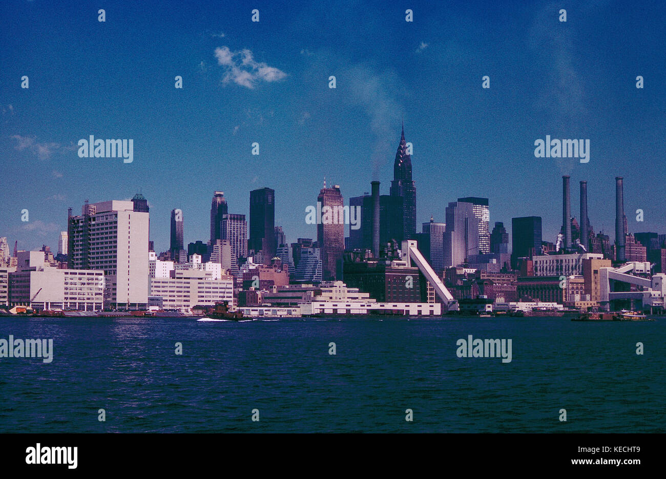 New york skyline 1960s hi-res stock photography and images - Alamy