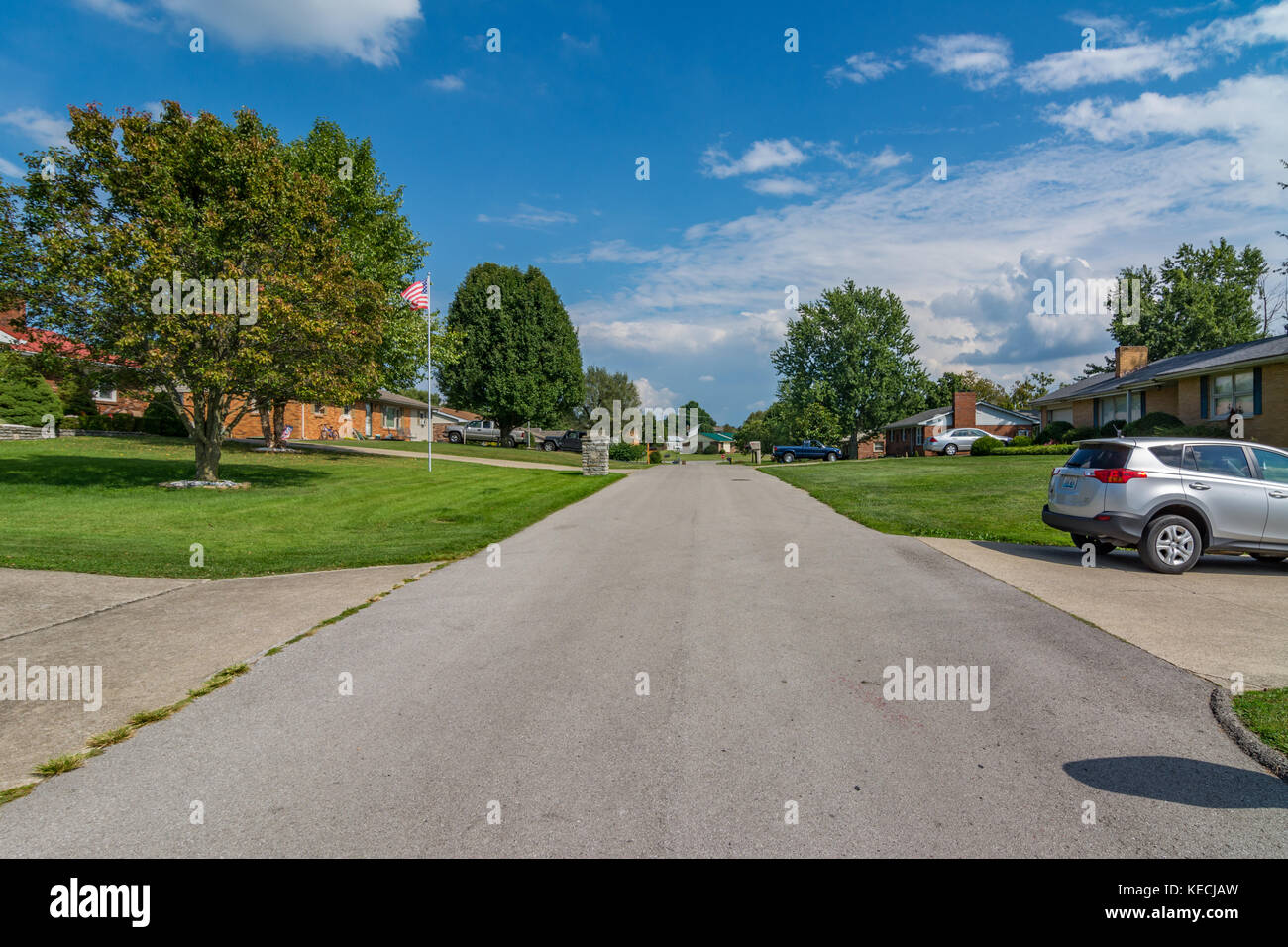 View of middle-class suburban neighborhood in Kentucky USA Stock Photo ...