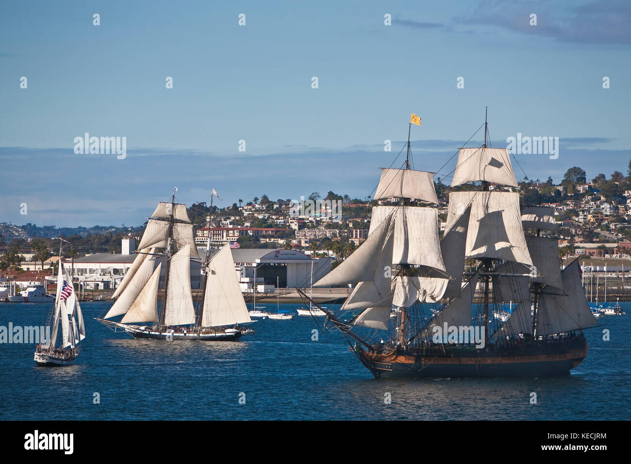 Hms surprise cannon hi-res stock photography and images - Alamy