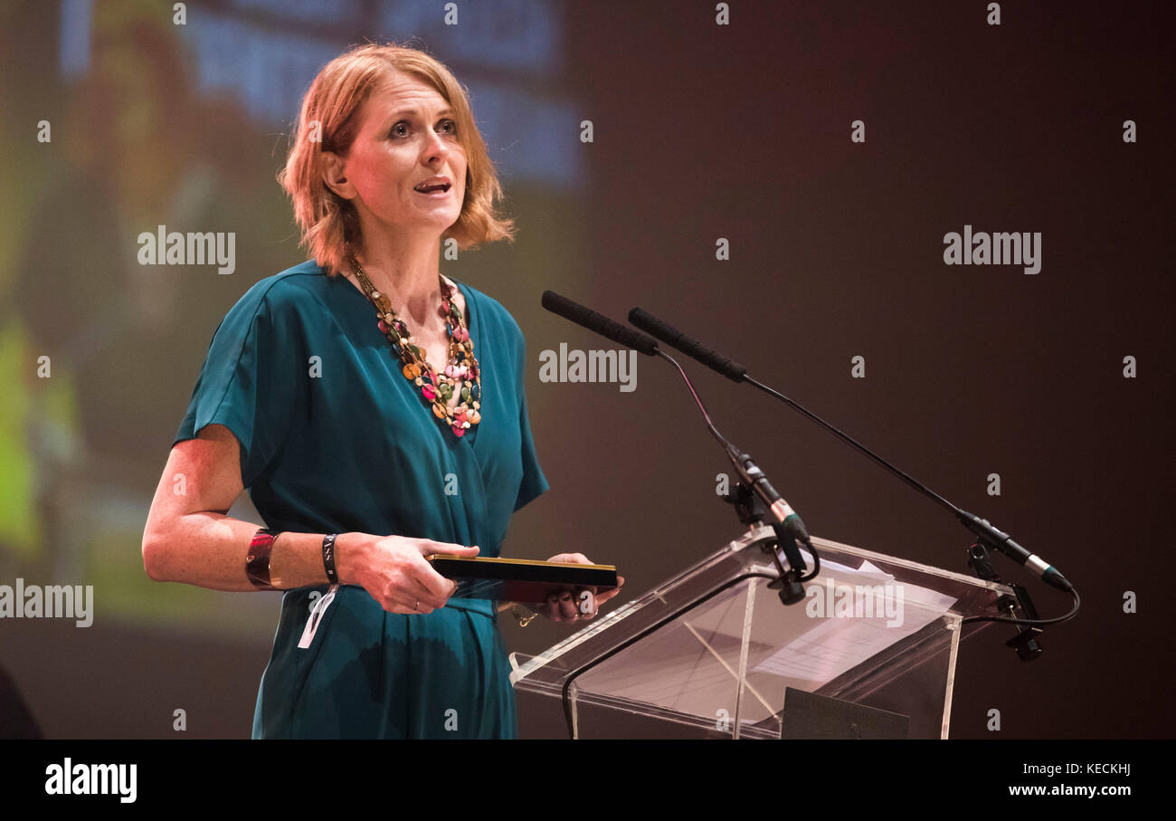 Rachel Burden collects her award for Best Speech Presenter - Breakfast ...