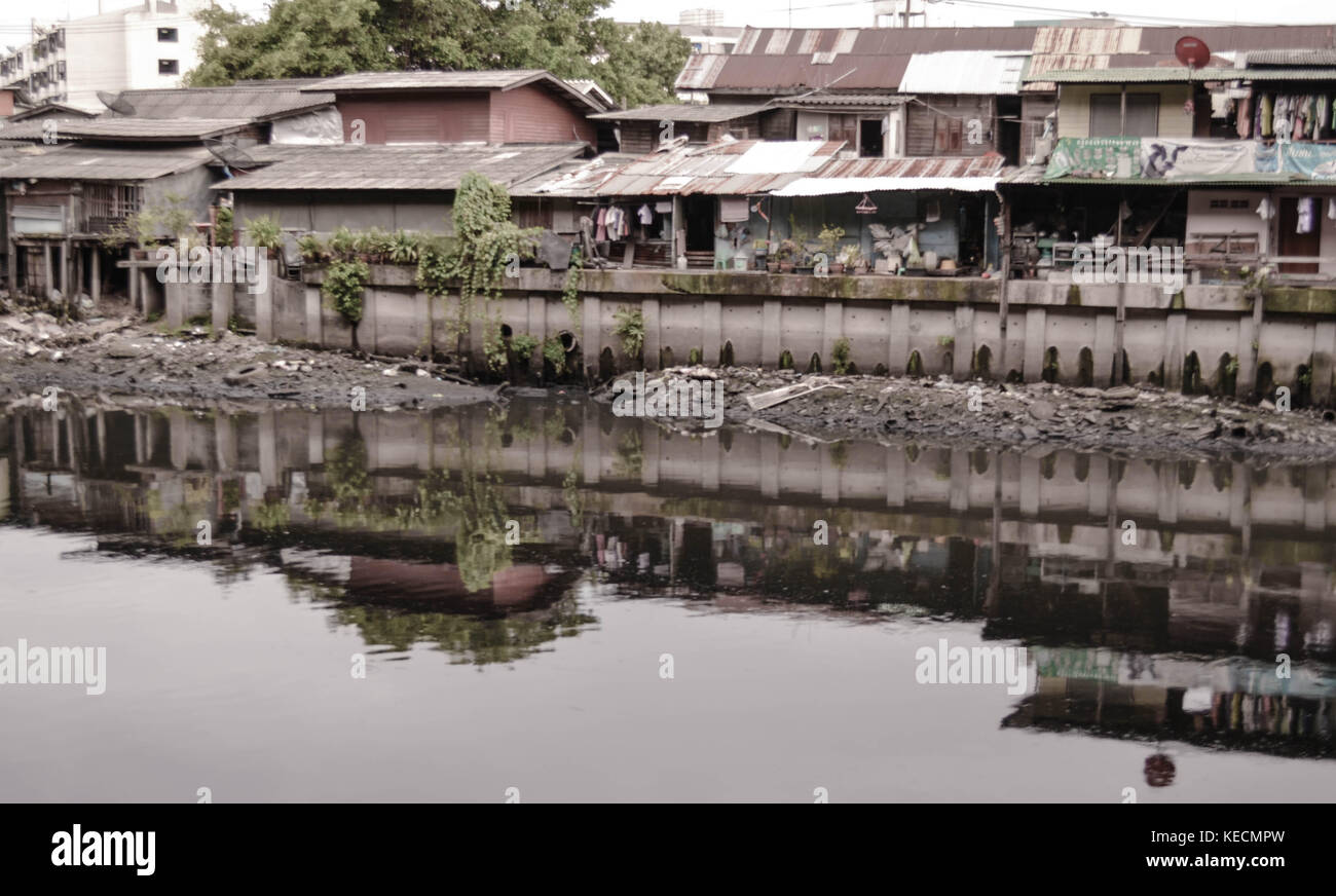 Asian slum hi-res stock photography and images - Alamy