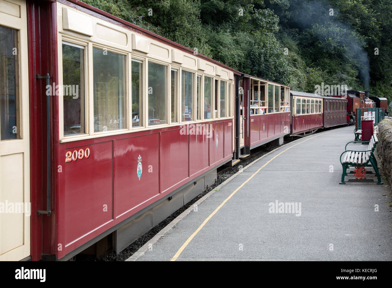 Caernarfon and railway hi-res stock photography and images - Alamy