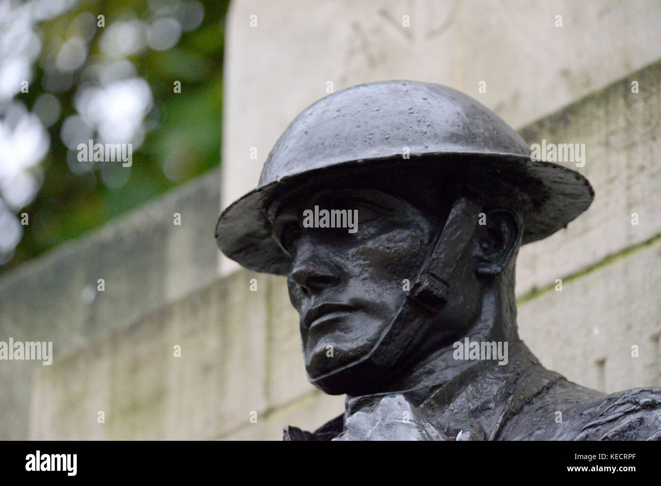 Bronze British Army soldier statue on Royal Artillery Memorial, Hyde ...