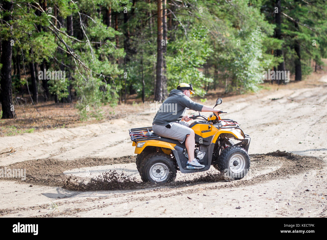 Quadbike stunt hi-res stock photography and images - Alamy