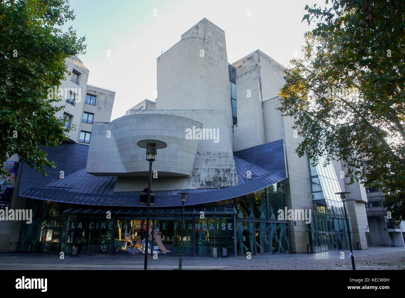 Outside view of La Cinematheque Francaise, Bercy, Paris, France Stock ...