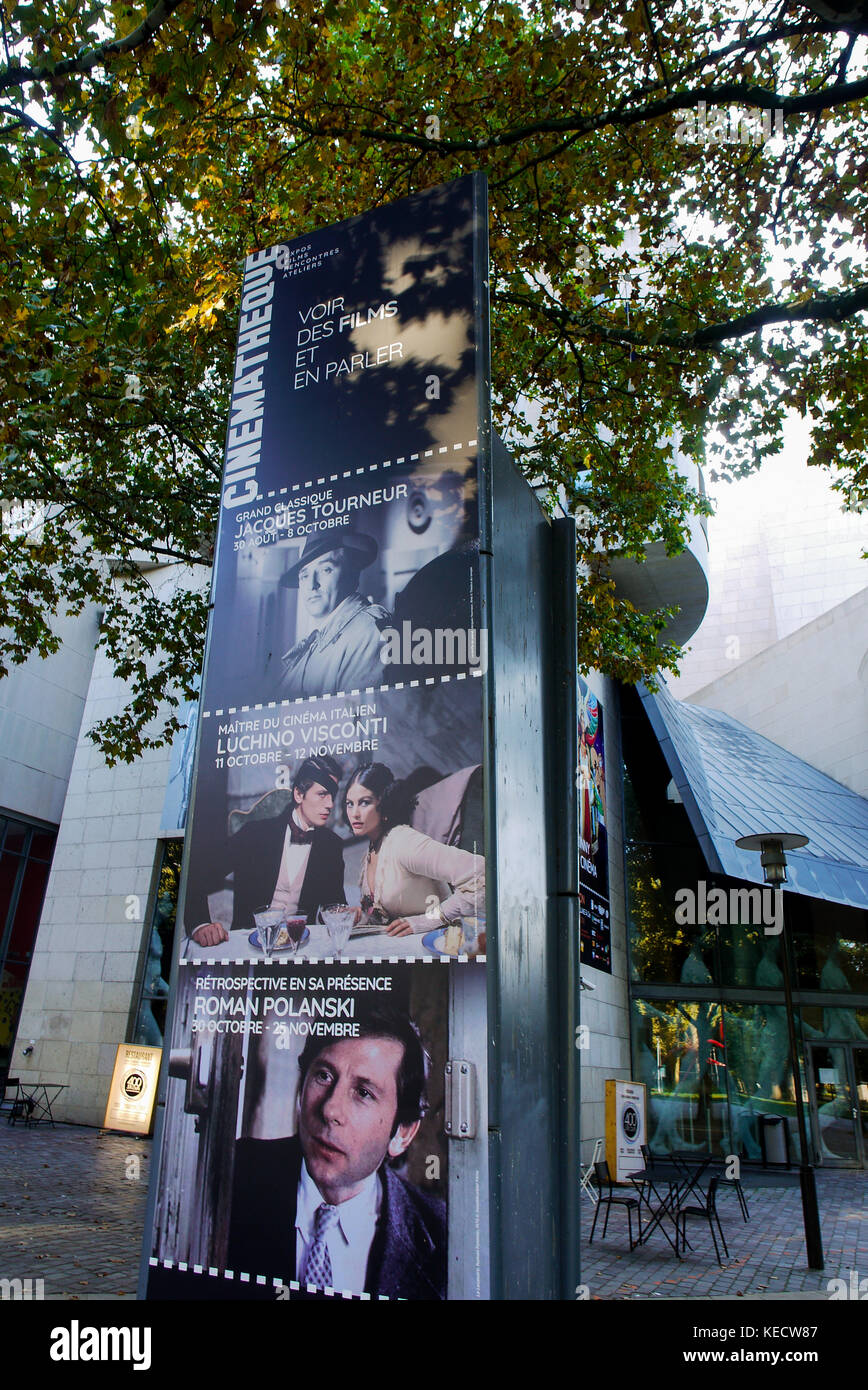 Outside view of La Cinematheque Francaise, Bercy, Paris, France Stock ...