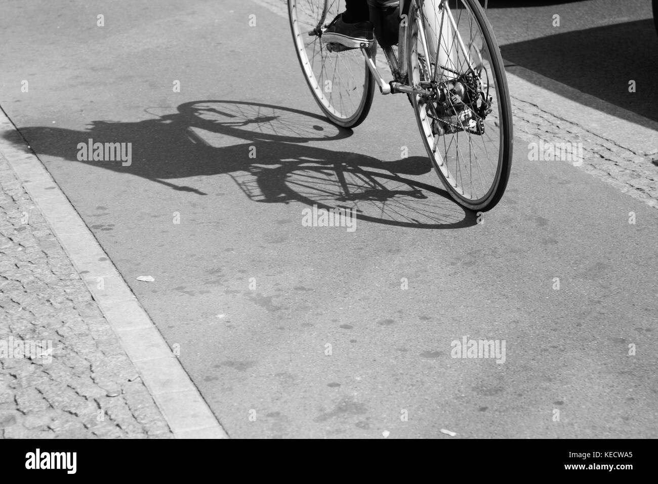 Cycle road cyclist on Black and White Stock Photos & Images - Alamy