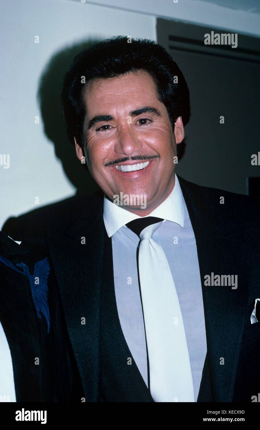 Wayne newton hi-res stock photography and images - Alamy