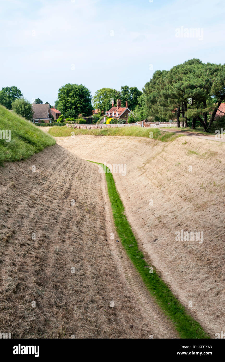 Medieval earthworks hi-res stock photography and images - Alamy