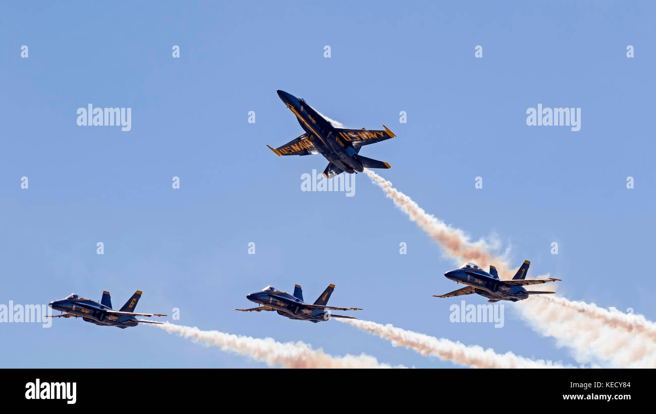 Airplane Blue Angels F-18 Hornet fighter aircraft Stock Photo - Alamy