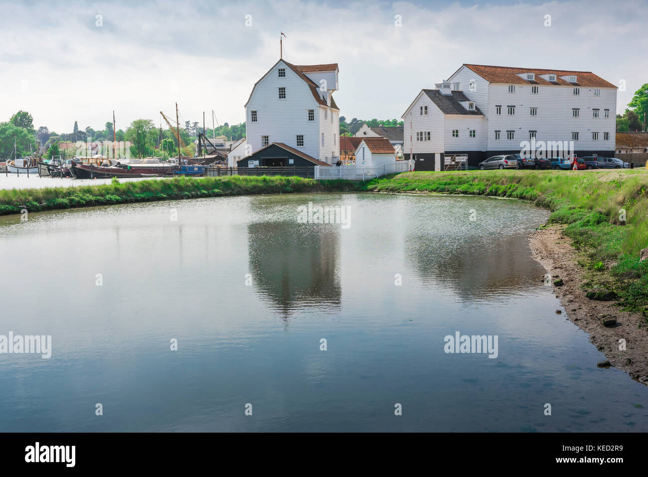 Tide mill Woodbridge, the mill pond and historic Tide Mill Museum ...