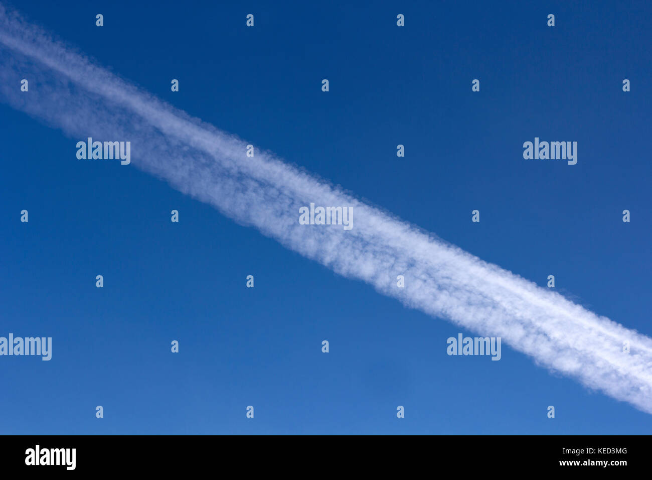 trace of the plane in the sky Stock Photo - Alamy