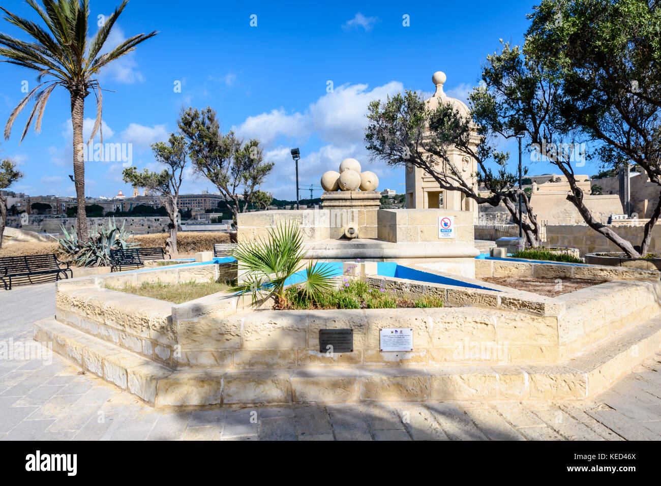 Gardjola garden hi-res stock photography and images - Alamy