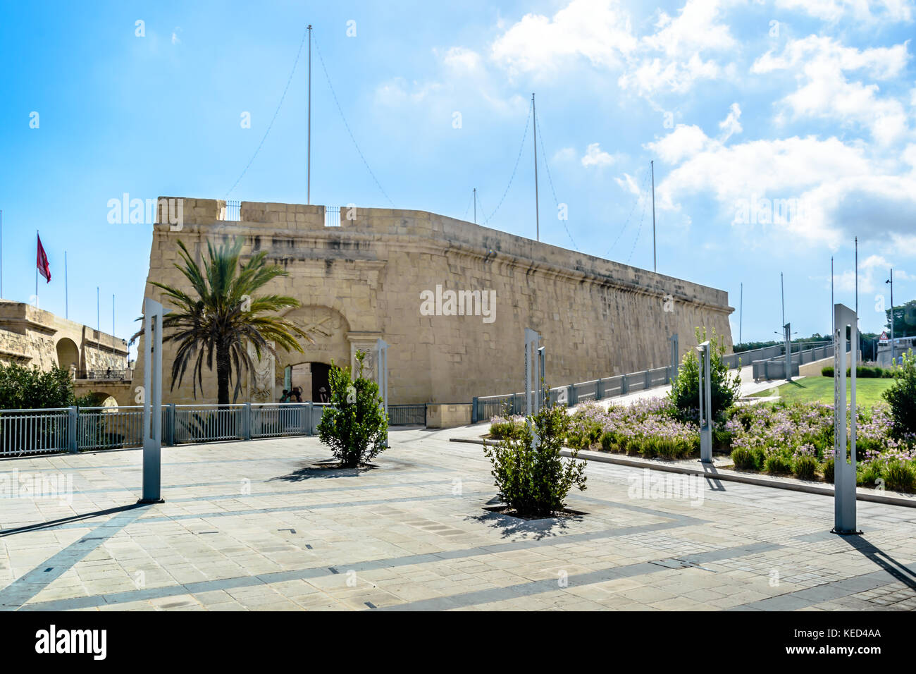 Malta at war museum hi-res stock photography and images - Alamy